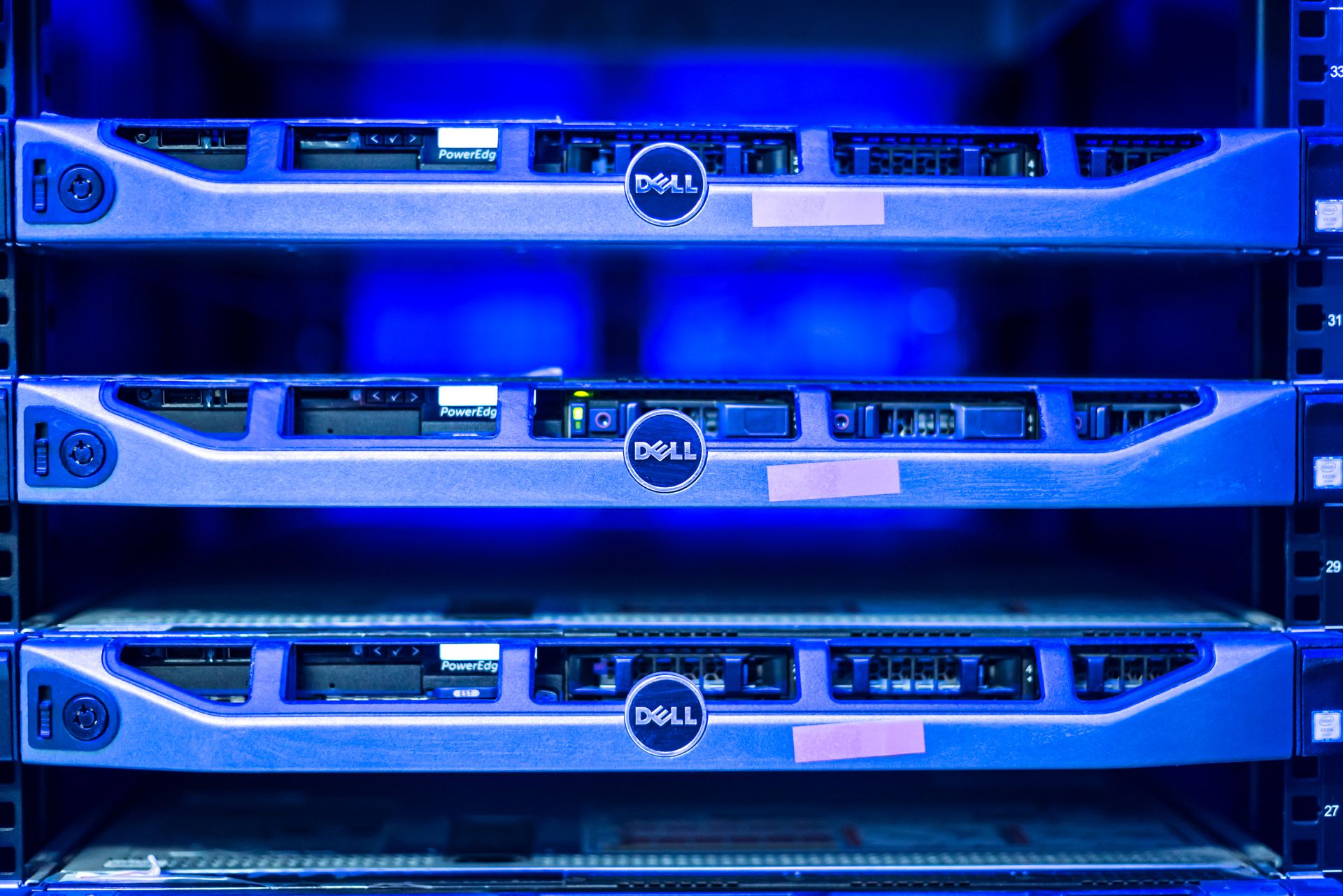 Entre un serveur dédié (physique) VS serveur virtuel (instance cloud ...